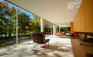 Inside the Farnsworth House – A Journey Through Minimalist Interiors ...