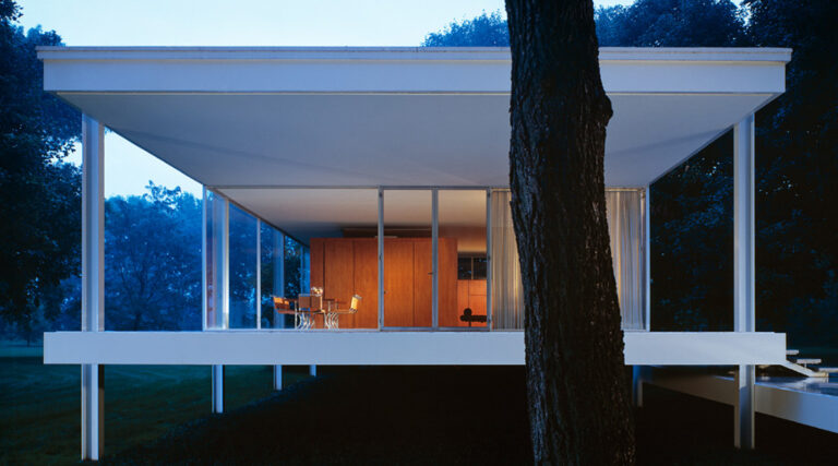 Inside the Farnsworth House – A Journey Through Minimalist Interiors ...